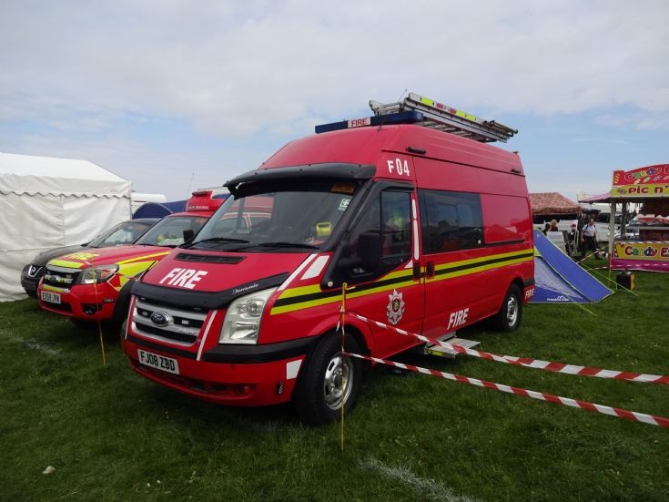 Fire Engines Photos - Ford Transit FJ08ZBD light pump