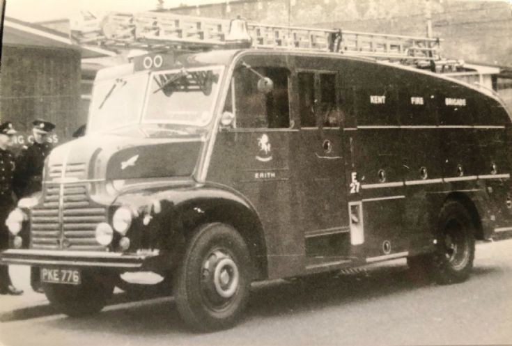 Fire Engines Photos - PKE776 Leyland Comet/Windover WrL Kent