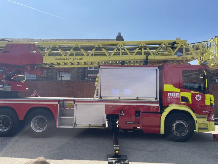 Fire Engines Photos - Scania Eone Magirus 64m TL