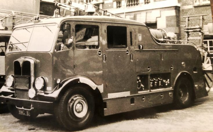 Fire Engines Photos - AEC Regent M'weather PE Middlesex WMC6