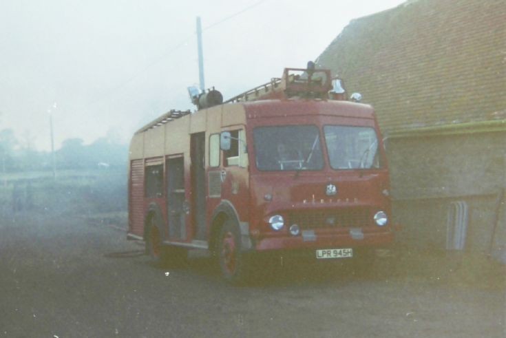 Fire Engines Photos - Bedford TK WrT LPR 945H Dorset