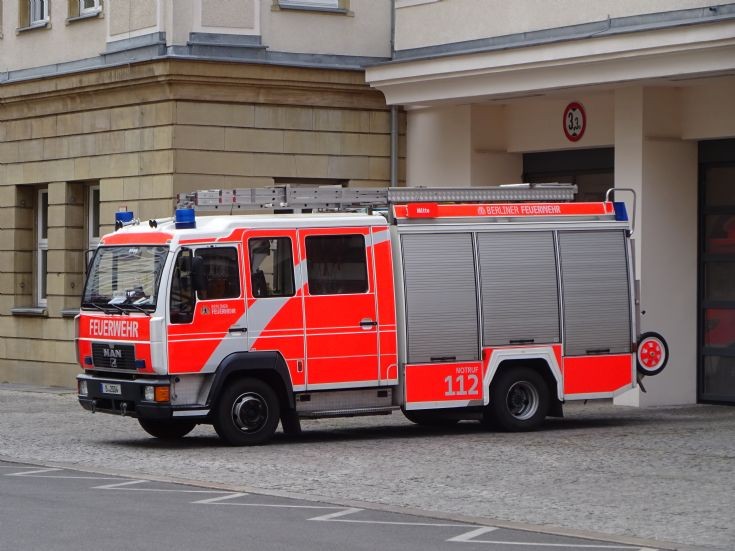 MAN-Rosenbauer LHF 16/12 Rescue-Pump