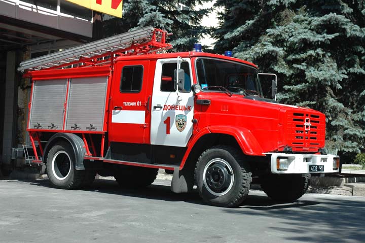 Fire Engines Photos - Donetsk Fire brigade Ukraine Zil pump