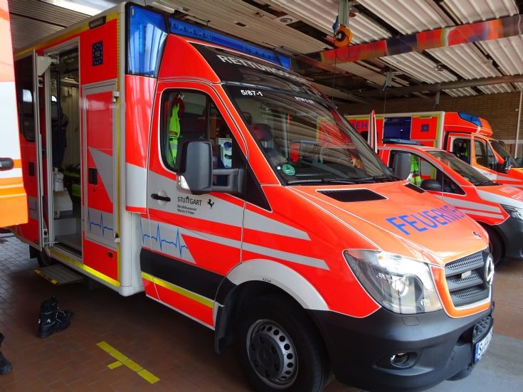 Fire Engines Photos - MB-WAS RTW(S) Ambulance