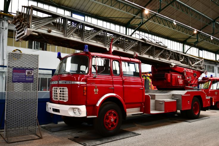 Fire Engines Photos - Berliet-Magirus TTL45m