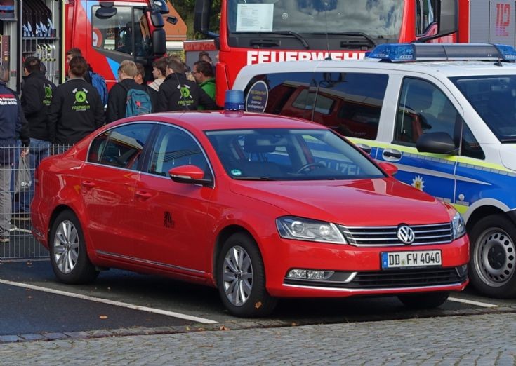 Fire Engines Photos - VW–FD Deputy Chief Commander Car