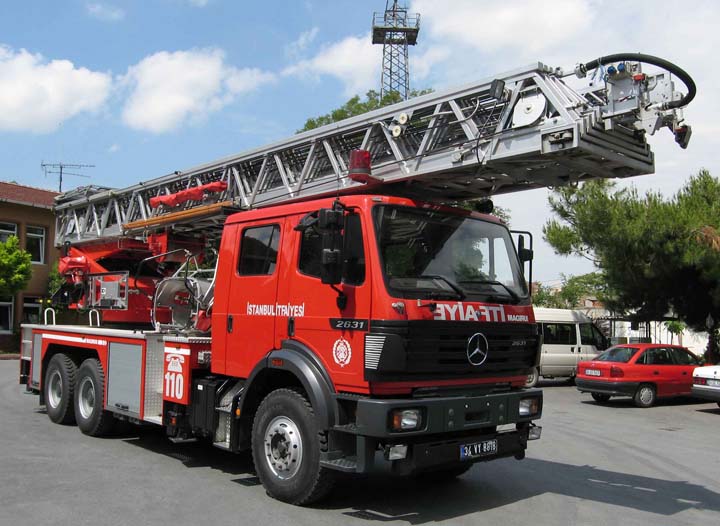 Fire Engines Photos - Istanbul city fire Department Aewrial appliance