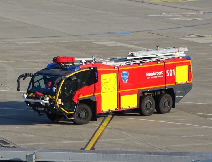 Rosenbauer Panther 6x6 Airport Crash Tender