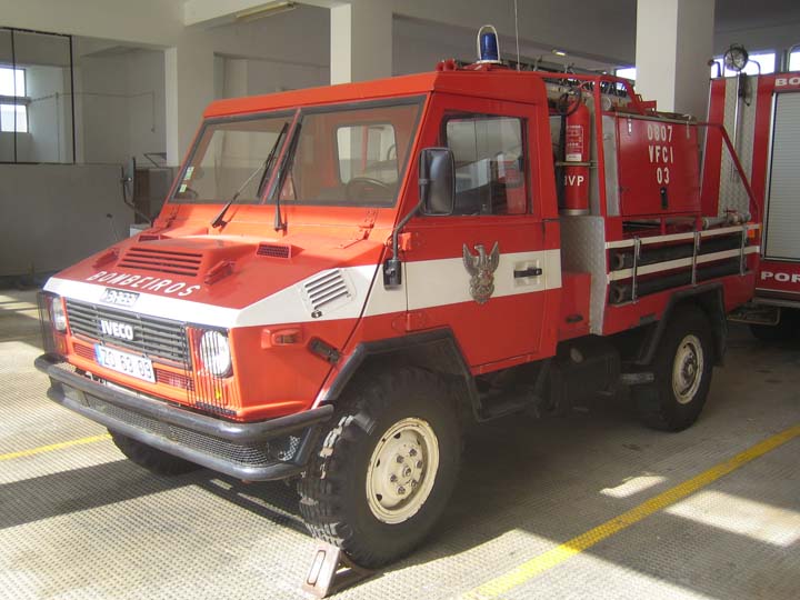 Fire Engines Photos - Bombeiros Portugal Iveco