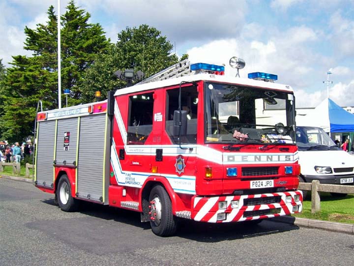 Fire Engines Photos - West Sussex FRS Dennis Rapier WrL
