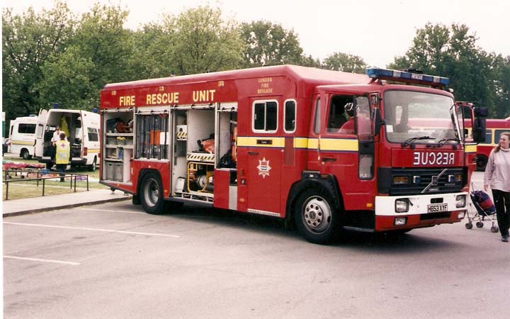 Fire Engines Photos - London Fire Service Volvo Recue Unit