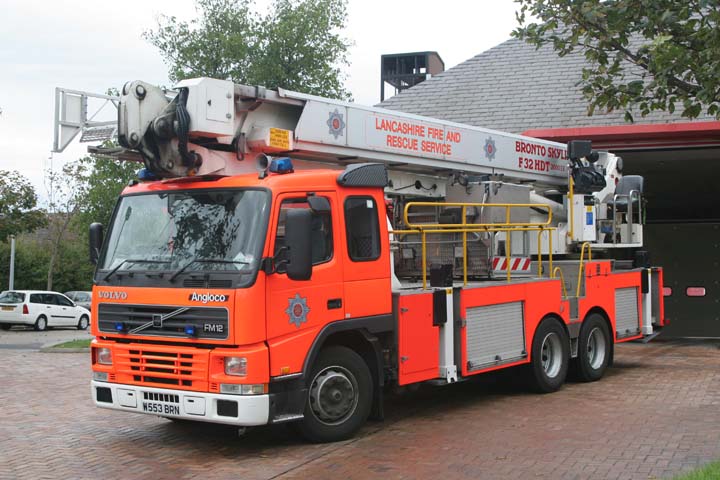 Fire Engines Photos - Lancashire Fire & Rescue Service Volvo FM12 ALP