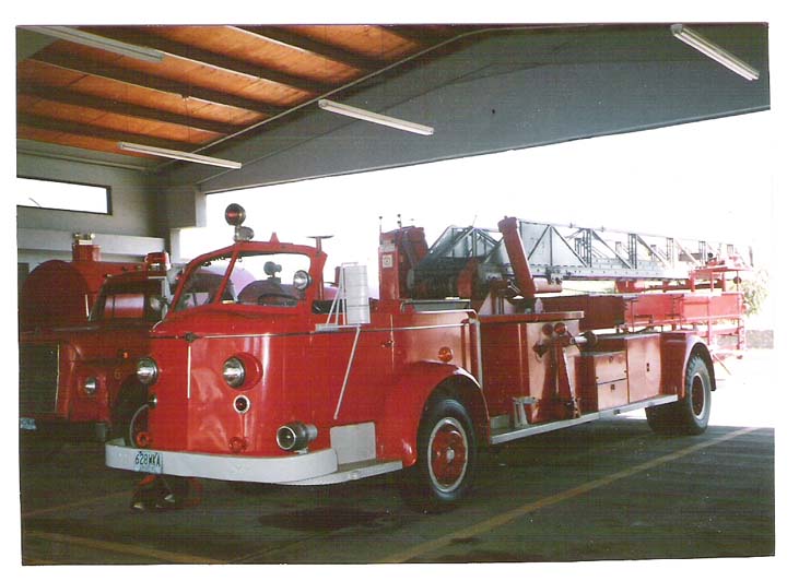 Fire Engines Photos - American La France 75ft Ladder Tijuana Mexico