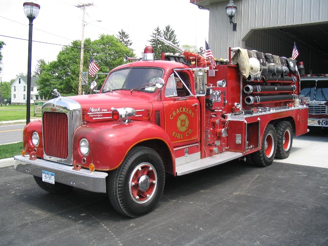 Fire Engines Photos - 1960 Mack B85FSW, left front