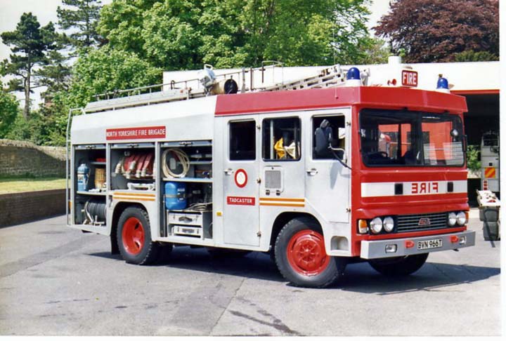Fire Engines Photos - Bedford Water Ladder North Yorkshire Fire Brigade