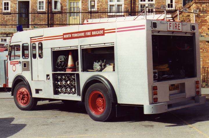 Fire Engines Photos - Bedford TK - ET North Yorkshire Fire Brigade 1970