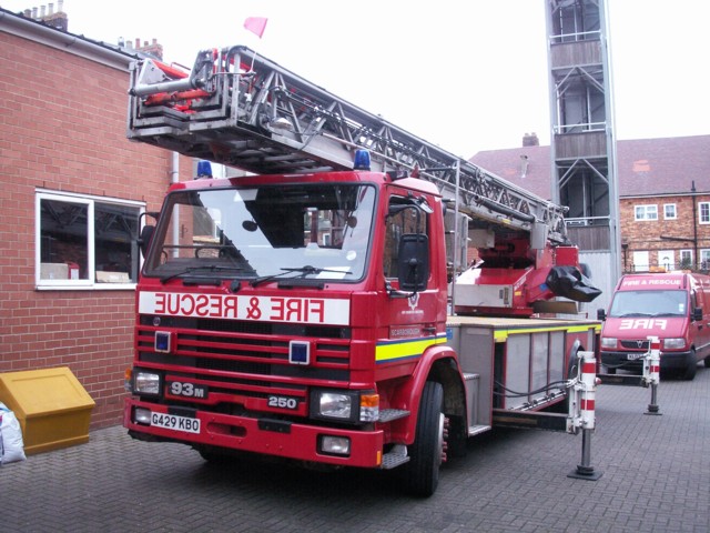 Fire Engines Photos - G429KBO Turntable ladder Scania North Yorkshire