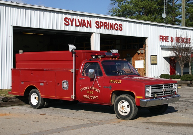 Fire Engines Photos - Sylvan Springs Rescue 85