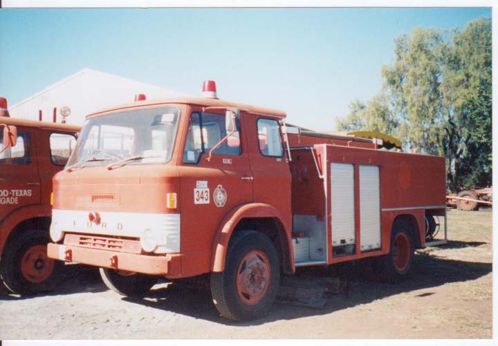 Fire Engines Photos - Ford D Series Ex QLD Gatton Queensland