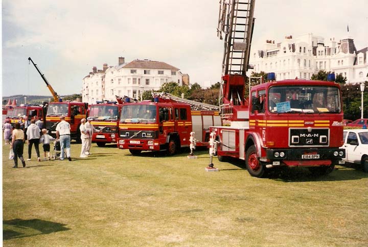 Fire Engines Photos - Photo of man turntable ladder East Sussex