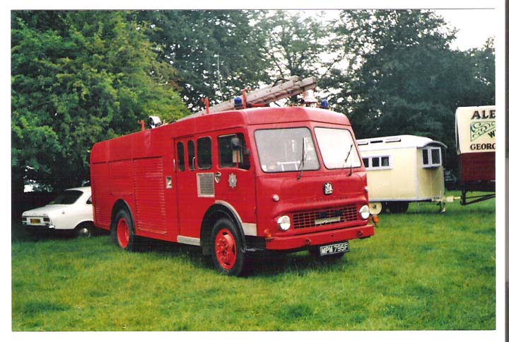 Fire Engines Photos - MPM 795F)1967 Bedford/HCB Angus water tender