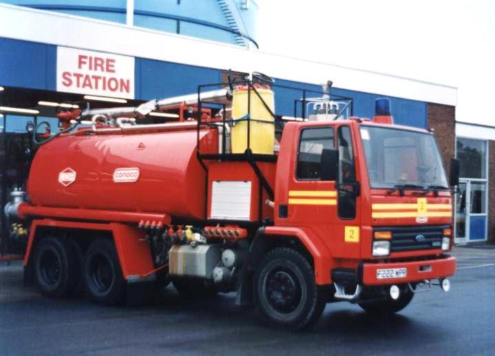 Fire Engines Photos - UK LOR/Conoco Refinery Humberside Foam tanker