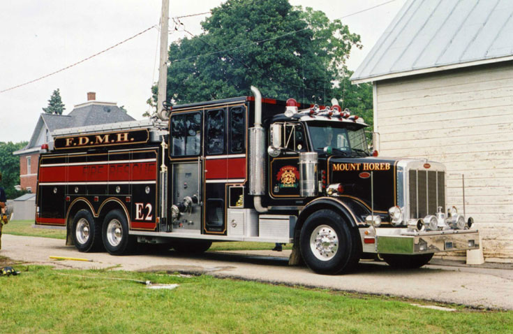 Fire Engines Photos - Mount Horeb Volunteer FD Engine 2