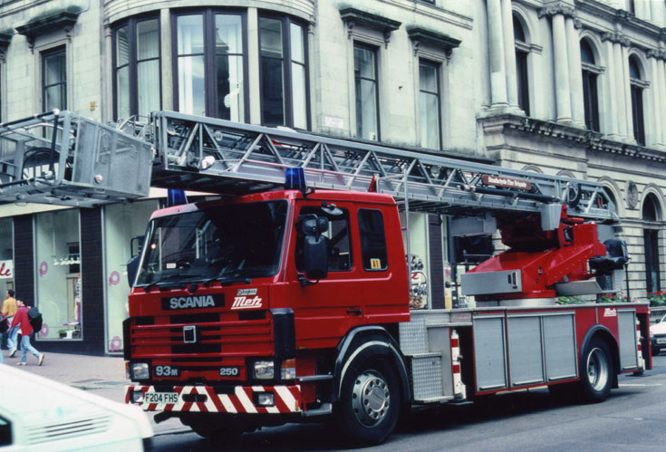 Fire Engines Photos - Strathclyde Fire brigade Glasgow Turntable ladder