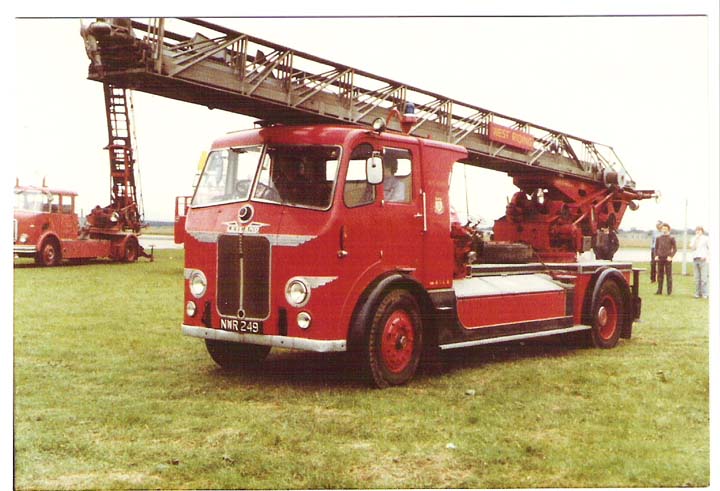 Fire Engines Photos - 1954 Leyland Beaver/Magirus 100' Turntable Ladder