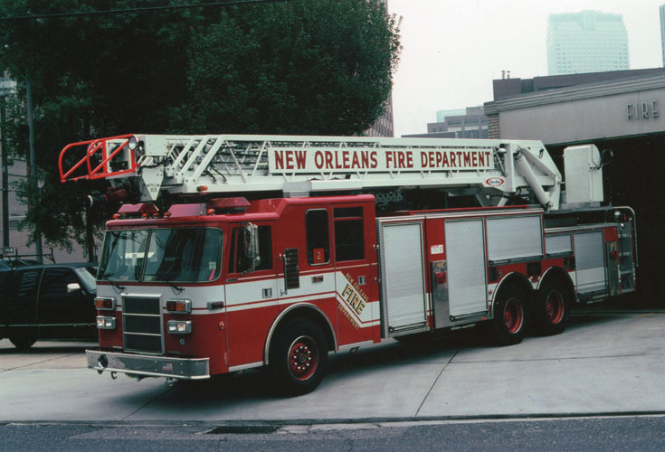 Fire Engines Photos - New Orleans Fire Department Pierce Ladder