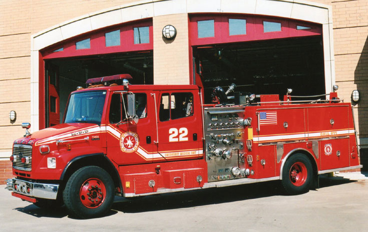Fire Engines Photos - Minneapolis Fire Department Engine 22