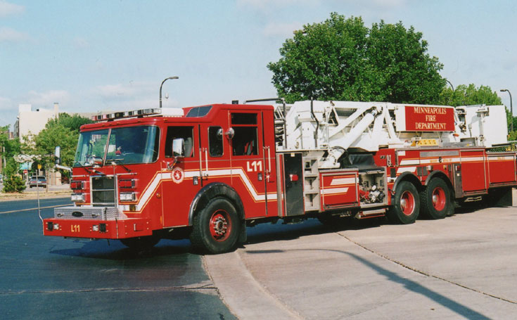 Fire Engines Photos - Ladder 11 of Minneapolis Fire Department