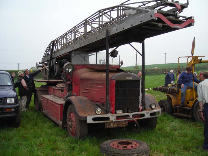 Fire Engines Photos - Dennis Turntable Ladder GXA99