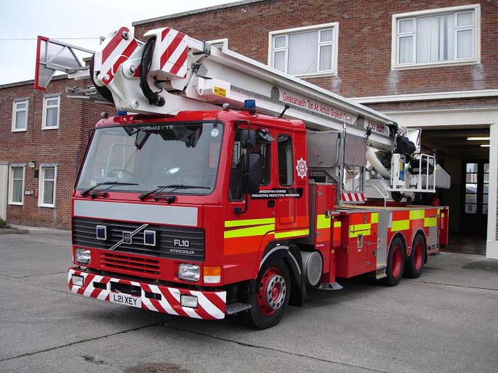 Fire Engines Photos - North Wales ALP L21XEY