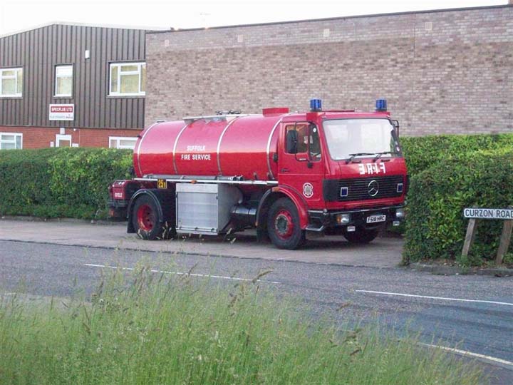 Fire Engines Photos - Suffolk Fire and Rescue - Sudbury tanker