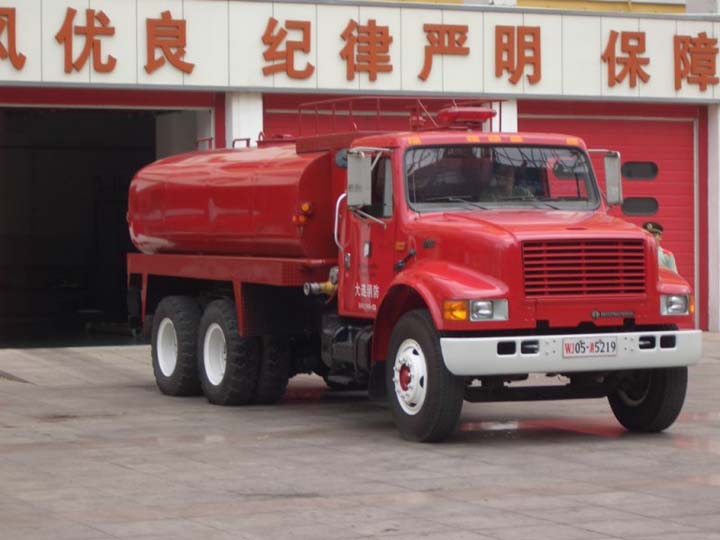 Fire Engines Photos - Darley Fire department China water tank