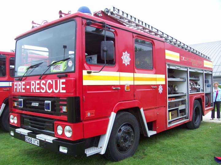 Fire Engines Photos - Dennis RS
