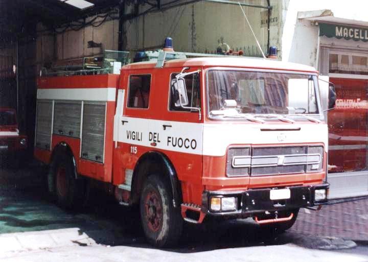 Fire Engines Photos - Vigili del Fuoco Ventimiglia Italy Iveco OM