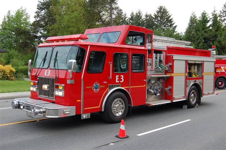 Fire Engines Photos - Maple Ridge Fire Rescue Engine 3