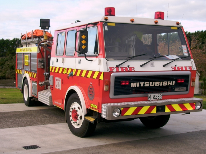 Fire Engines Photos - Waiuku Volunteer Fire Brigade pumper - New Zealand