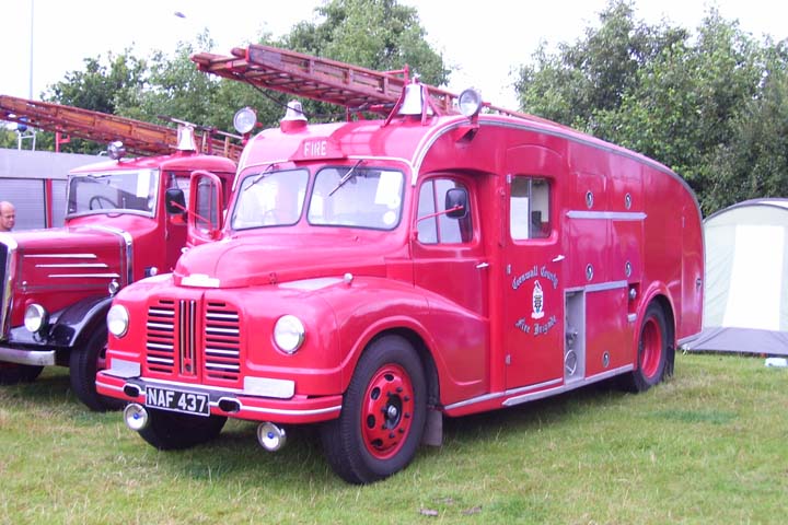 Fire Engines Photos - 1951 Austin Loadstar Cornwall County Fire Brigade