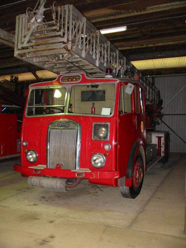 Fire Engines Photos - 1958 Dennis Metz Turntable Ladder MFB (Qld) car 49