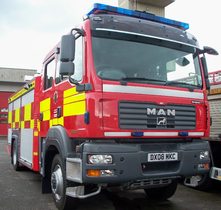 Fire Engines Photos - STAFFORDSHIRE FIRE & RESCUE 4x4 M.A.N.