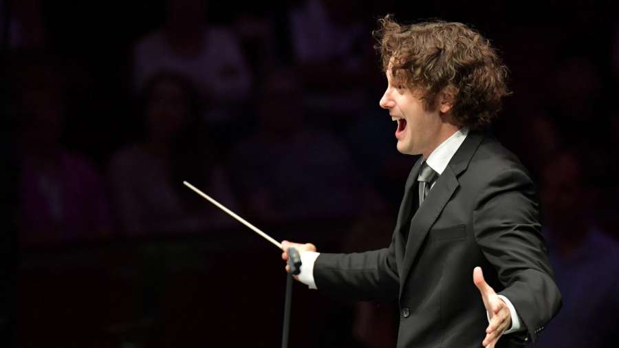 A new era - Nicholas Collon starts as Chief Conductor of the FRSO