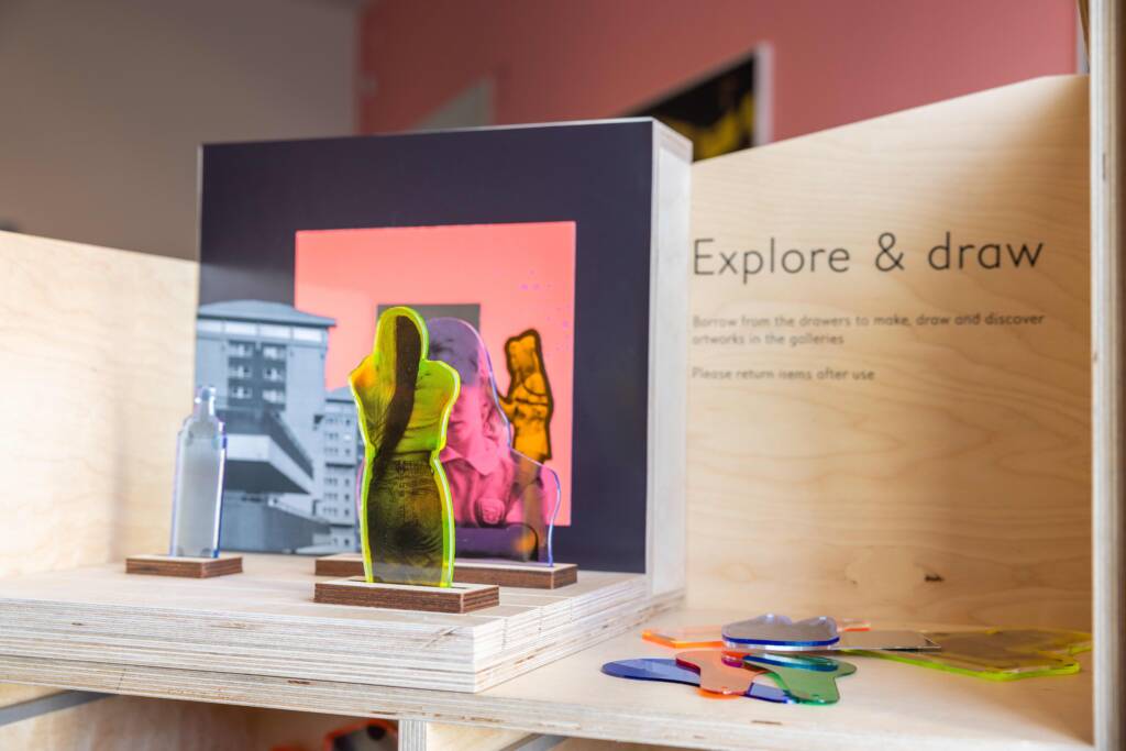 Explore & Draw stations