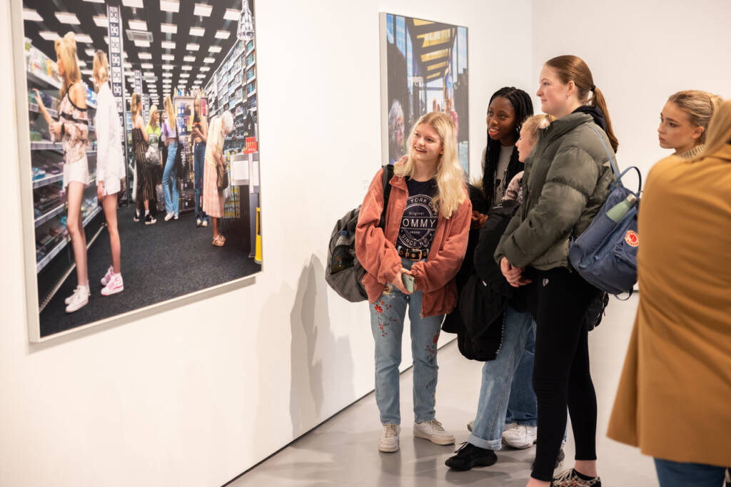 Hannah Starkey Commission | The Hepworth Wakefield