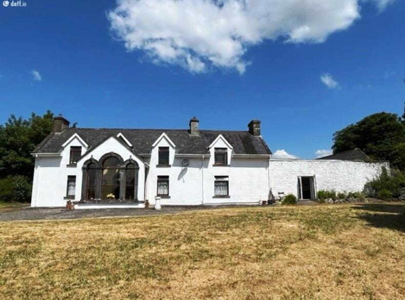 Clare farm of 64.1ac with period house for auction - Free