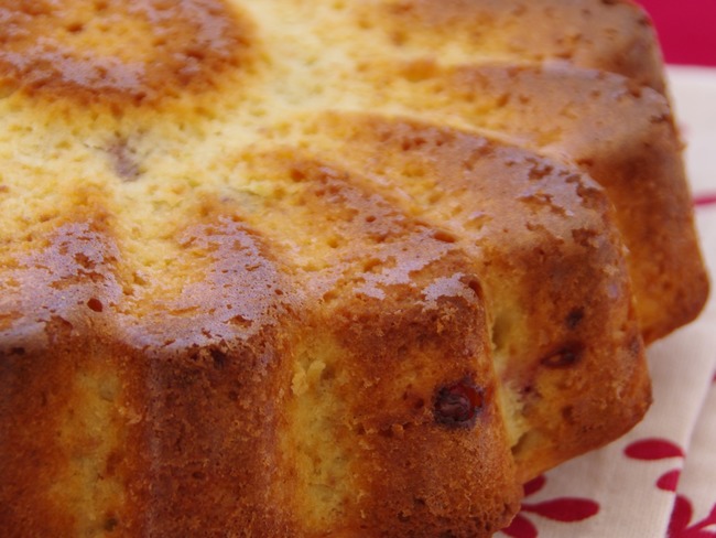 Gâteau moelleux fruits rouges et citron vert - Recette par Le blog de ...