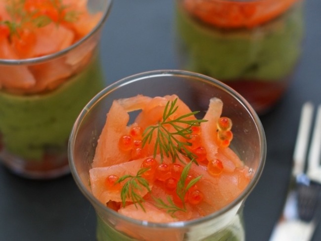 Verrines au saumon, avocat et tomate - Recette par Amandine Cooking