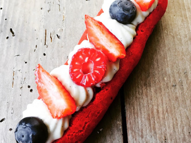 Eclairs aux fruits rouges et à la vanille - Recette par Jenrestebaba